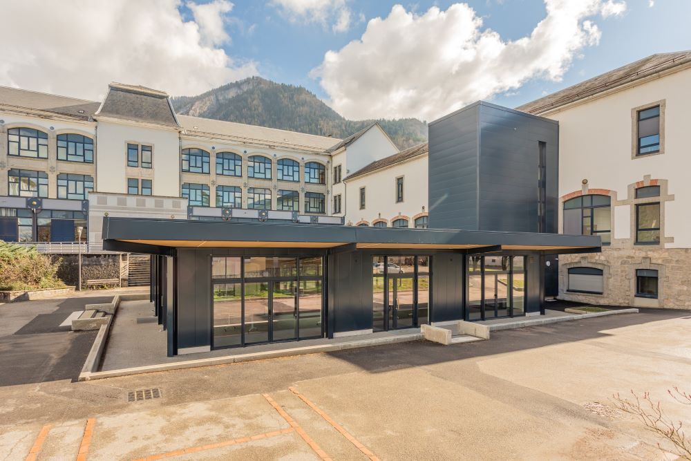 LYCEE CHARLES PONCET A CLUSES - Architecture Lyon bâtiment industriel ...